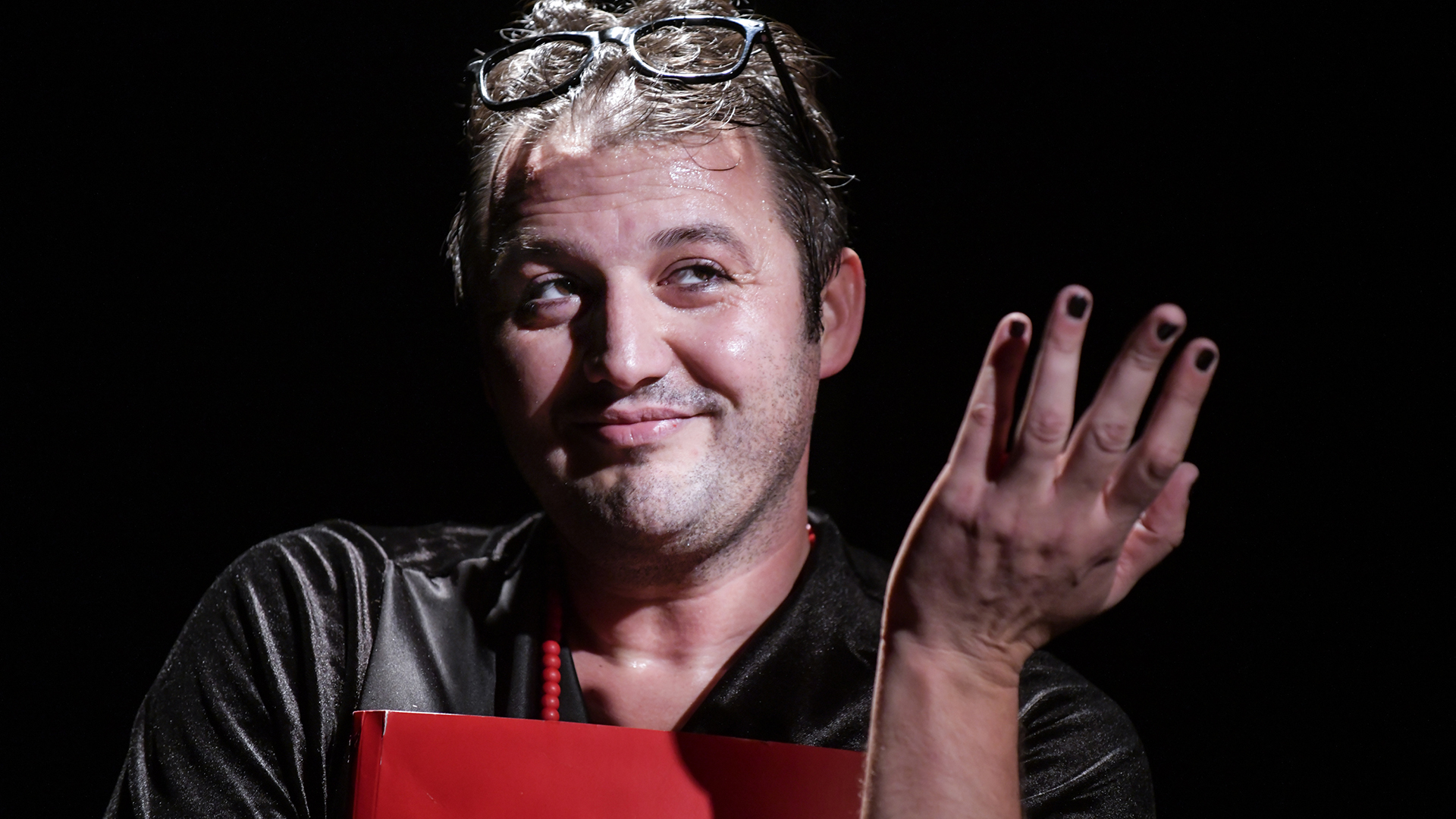 Adrian Morina: Ne si shoqëri nuk e kemi idenë për problemet e ...